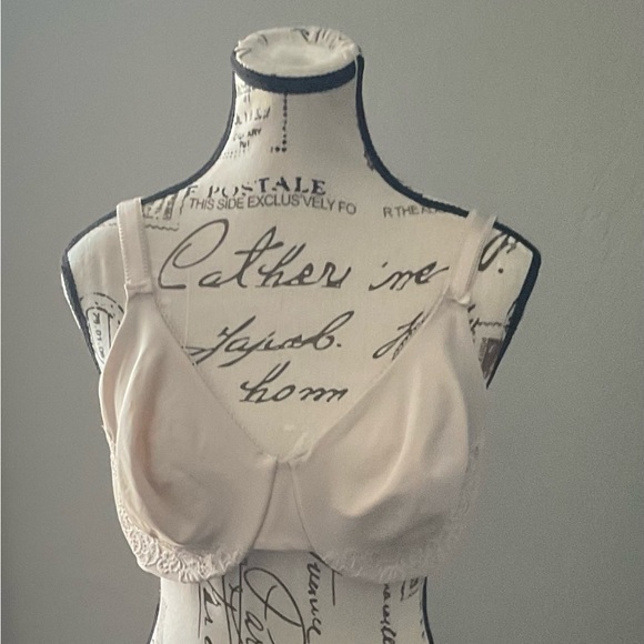 Olga | Intimates & Sleepwear | Olga 4c Luxury Lift Underwire Supreme ...